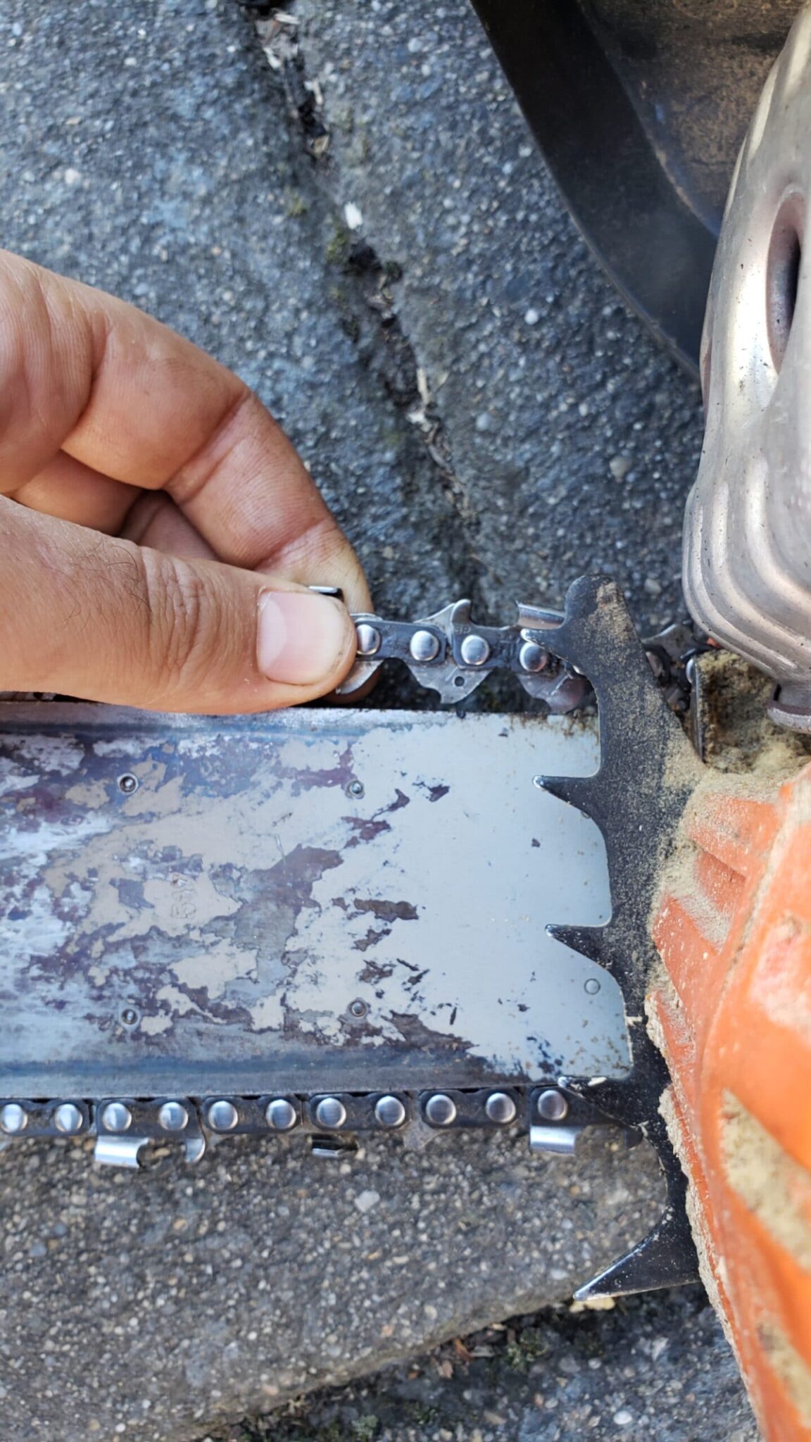 Chainsaw Chain Direction Guide 2023: Get Your Chain