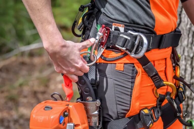 Husqvarna T435 Review: Is It A Good Climbing Chainsaw?