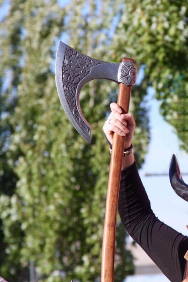 7 BEST Bearded Axe Reviews: AWESOME Skeggox Viking Axes