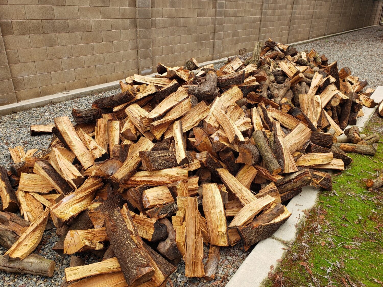 Almond Firewood: Uses, BTUs, The Almond Tree, Smoking