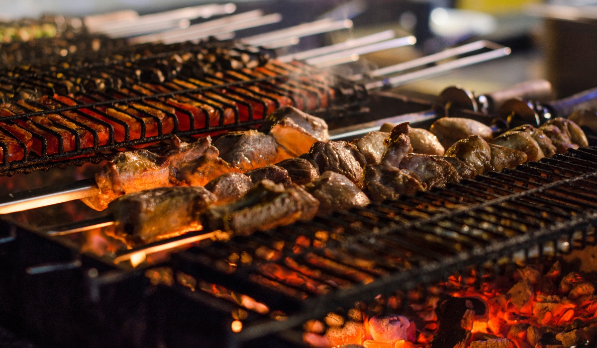 How To Use A Charcoal Grill For Beginners: Pitmaster Tips & Tricks